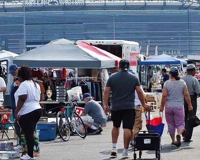 Stadium-sized shopping! The Meadowlands Market transforms football parking into a bargain hunter's playground every weekend.