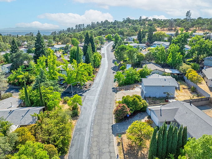 Lake Oroville's marina sprawls like a water wonderland - your boat is basically required equipment here.