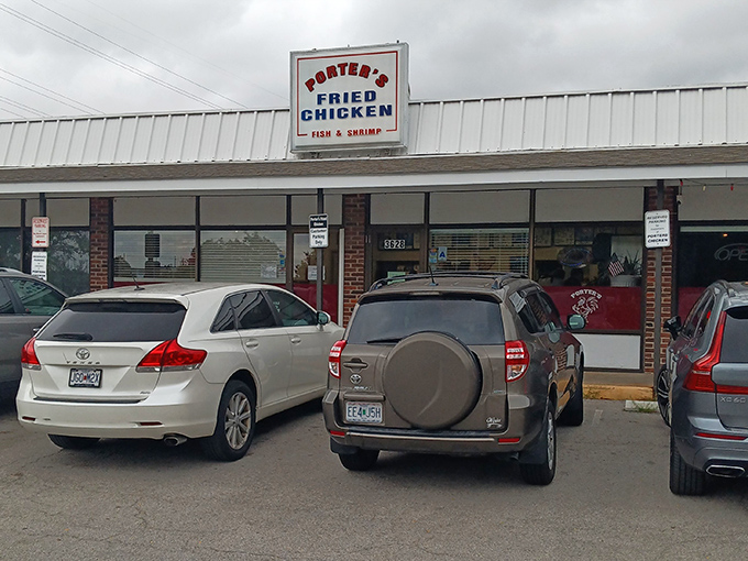 Porter's modest storefront hides chicken greatness. Sometimes the best treasures come in the plainest packages!