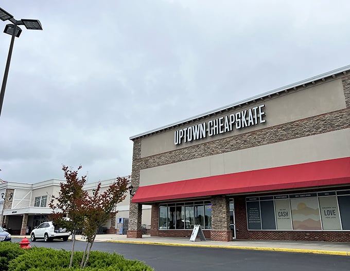 Uptown Cheapskate elevates the thrift experience with its boutique-like exterior. Where "secondhand" and "sophisticated" aren't mutually exclusive terms!