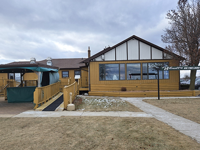 This humble lakeside lodge proves that the best seafood often comes from the most unassuming places.