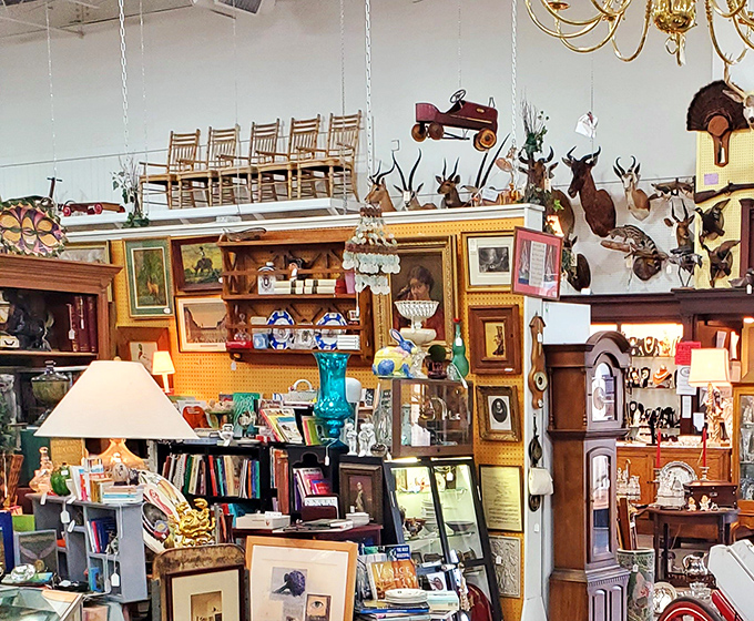Every aisle in this antique maze offers discoveries that'll make you feel like you've struck vintage gold.
