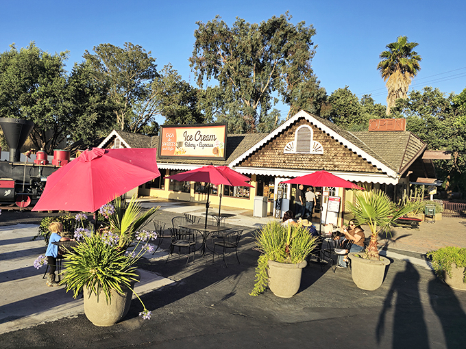 Fresh fruit, homestyle cooking, and old-fashioned charm create the perfect recipe for a memorable day trip.