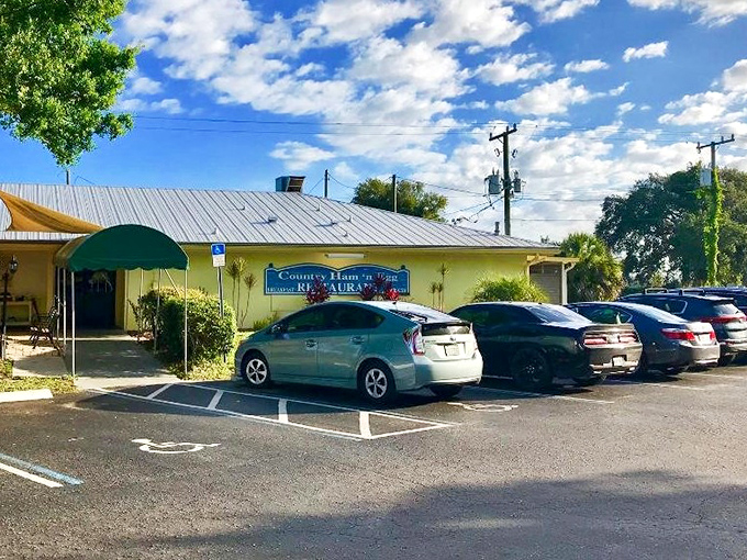 That packed parking lot tells the real story - locals know where to find the best country breakfast around.