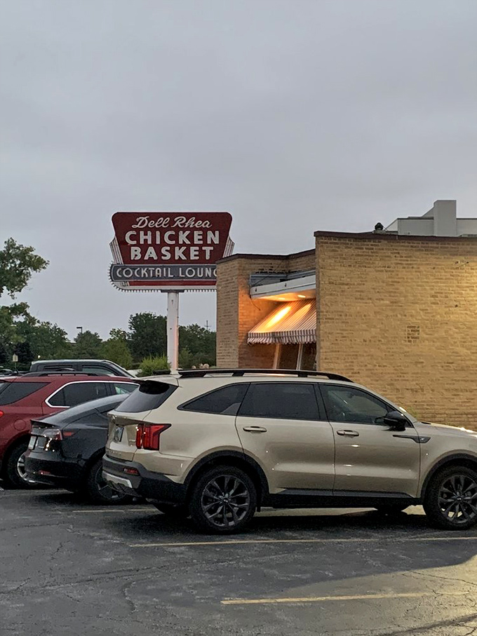That classic roadhouse exterior promises fried chicken worth writing home about.