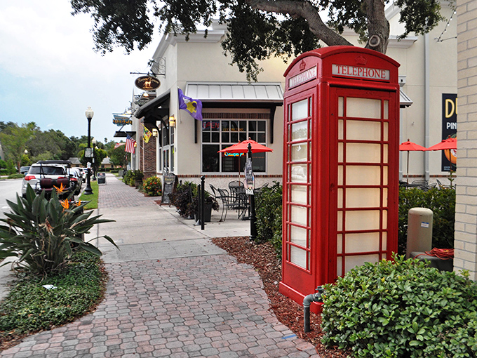 That red telephone booth in Dunedin is either extremely lost or living its best expat life&mdash;either way, it's found paradise!