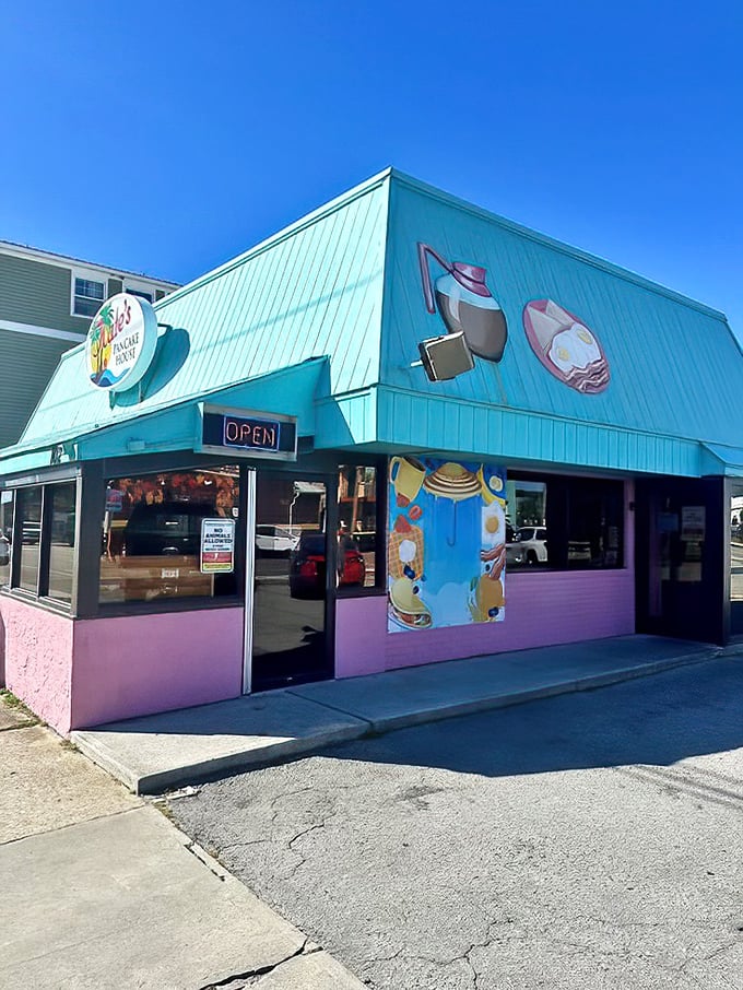 Bright murals and beachy vibes make this pancake paradise impossible to miss or resist.