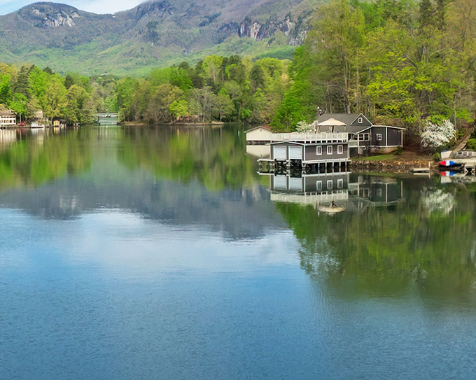 This lakeside mountain town offers the best of both worlds - water recreation and mountain views.