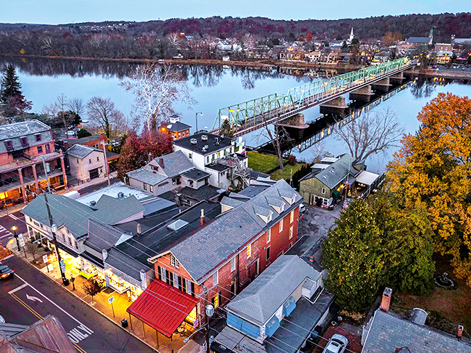 The Delaware River provides a stunning backdrop to New Hope's colorful buildings. A perfect marriage of nature and architecture.