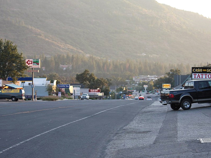 Oakhurst's businesses line the road to Yosemite, offering small-town convenience with mountain majesty as a backdrop.