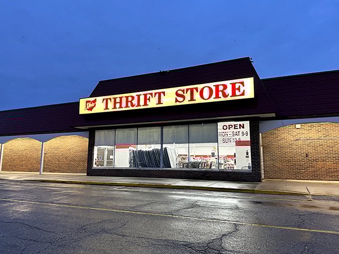 Even at dusk, Ohio Thrift's warm glow promises treasure hunting opportunities until the very last minute of shopping hours.