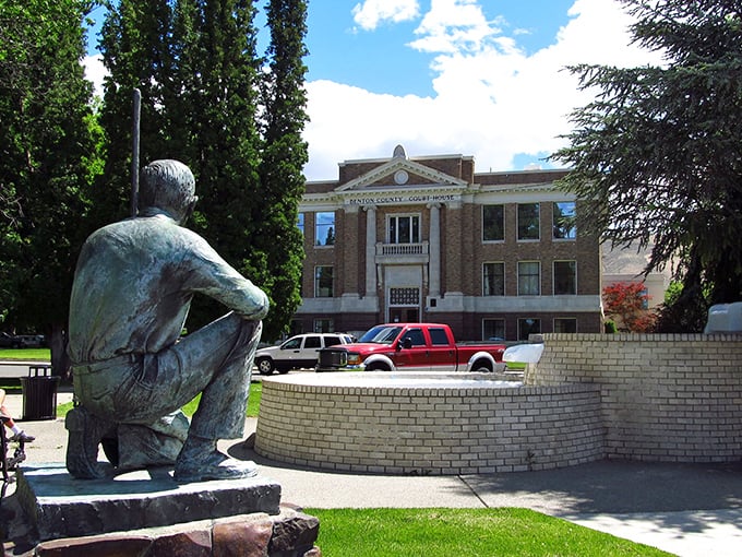 Tree-lined streets create natural shade that air conditioning companies probably wish they could bottle and sell.