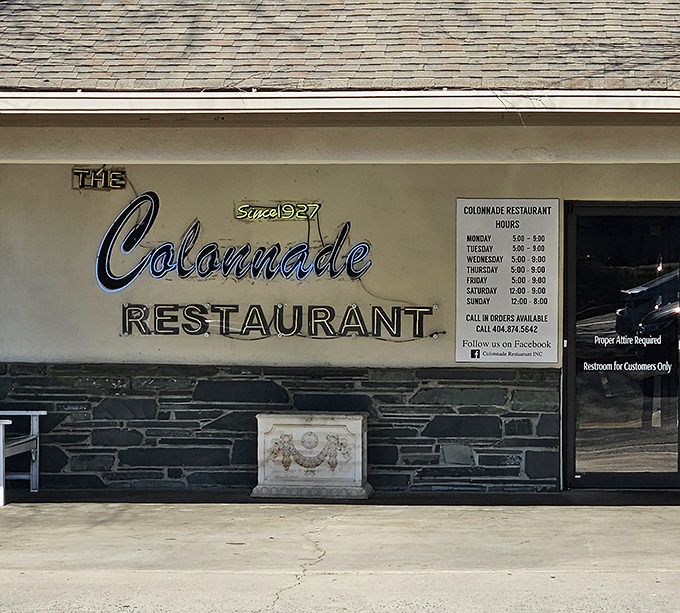 Classic American diner vibes with Southern soul - where the past and present share perfect chicken.