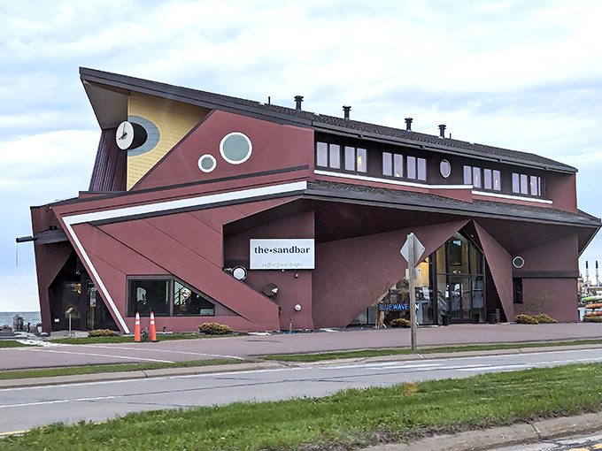 The Sandbar's bold architectural statement says, "Yes, we know we look like a spaceship that crashed into a barn, and we're proud of it."