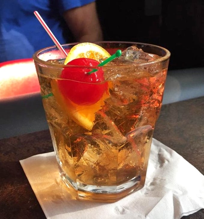 The Wisconsin handshake in liquid form. This brandy old fashioned – complete with muddled fruit and that signature cherry – is supper club ceremony.