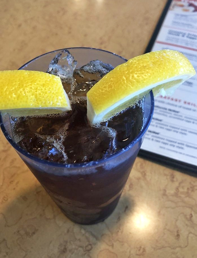 Even the drinks come dressed for success &ndash; this cola with fresh lemon wedges is ready for its close-up.