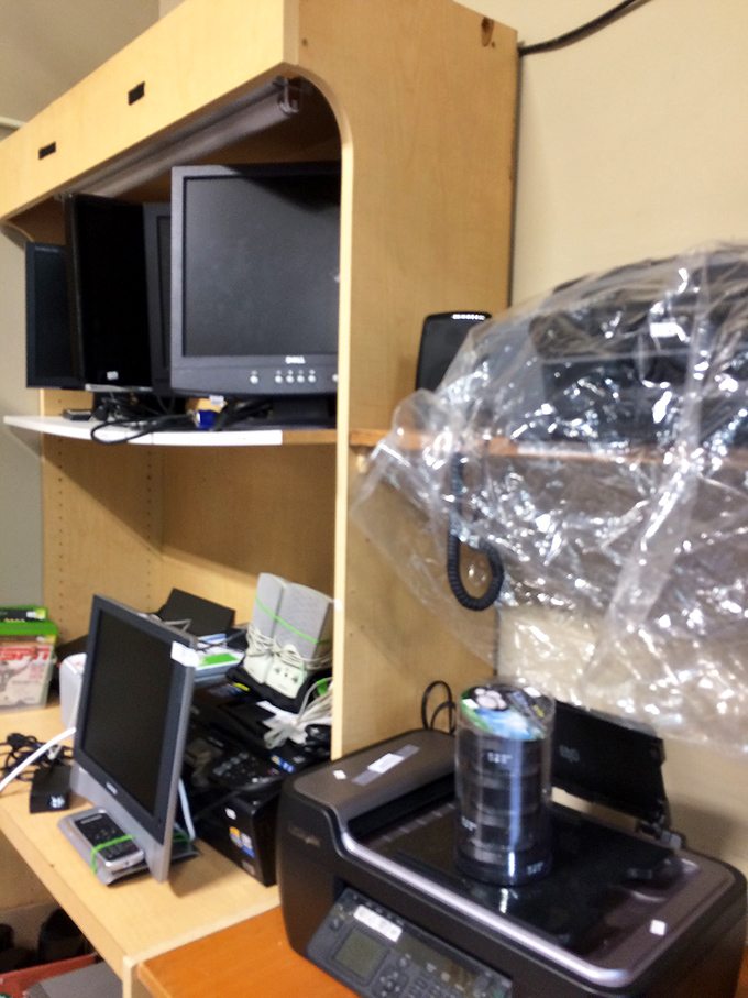 Technology's timeline on display. These electronic relics might be outdated for some, but they're vintage gold for others with a passion for tech nostalgia. 