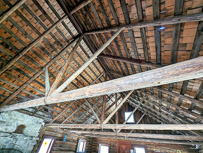 Ceiling beams create a mesmerizing pattern that makes you dizzy in the best possible way.