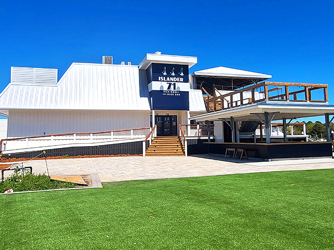 Islander 71's crisp white architecture and expansive deck practically whisper "order the seafood platter and stay for sunset."