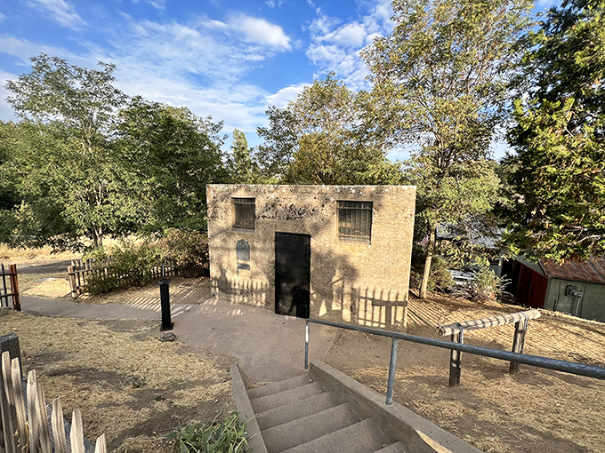 This historic jail probably housed more gold rush dreams than actual criminals&mdash;though the accommodations suggest otherwise.