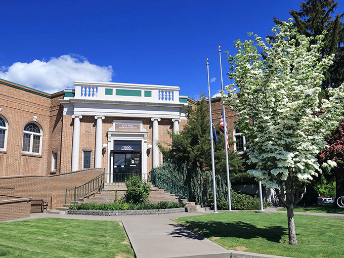 Modern architecture meets mountain views at Oregon Tech. This campus building looks like it was designed by someone who actually remembered students are humans, not sardines. 