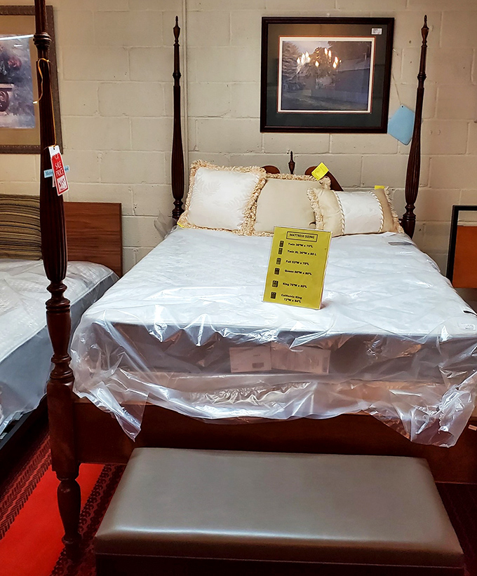 Four-poster beds with price tags that won't give you nightmares. Sweet dreams are made of deals this good.