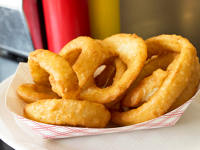 Onion rings with that perfect crunch-to-tenderness ratio&mdash;the supporting actor that sometimes steals the show from the burger headliners.