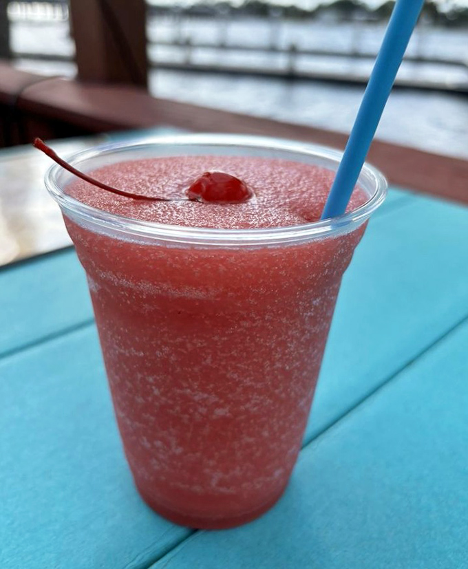 A strawberry daiquiri that tastes like summer vacation in a glass &ndash; the kind that makes you forget emails exist.