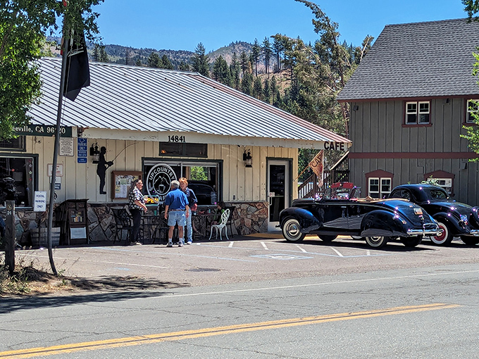 Classic cars and hungry travelers gather at this local café. When you're this far from franchise territory, the coffee actually tastes like coffee.