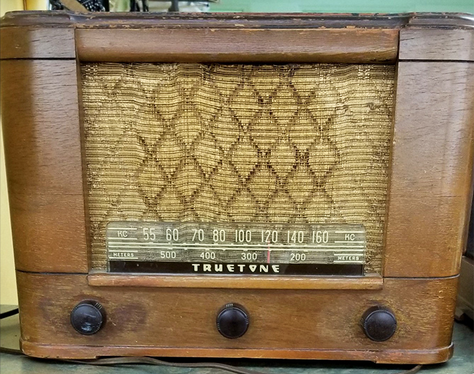 This Truetone radio once brought war news and soap operas into someone's living room. Now it could bring vintage charm to yours.