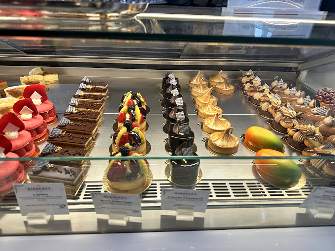 These aren't just desserts&mdash;they're tiny masterpieces that make you understand why people write poetry about food. Gallery-worthy and stomach-approved.