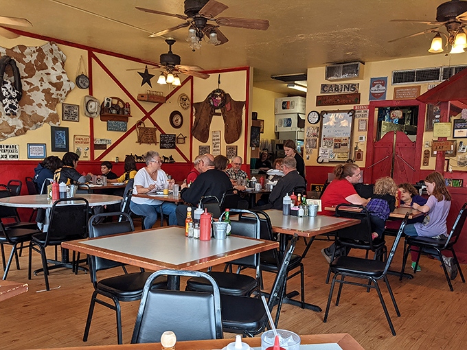 The breakfast crowd knows what's up &ndash; this is where real people eat real food.