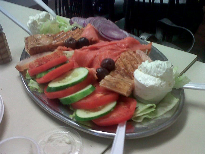 A platter that makes you question whether you've been eating vegetables wrong your whole life. Those colors! That presentation!