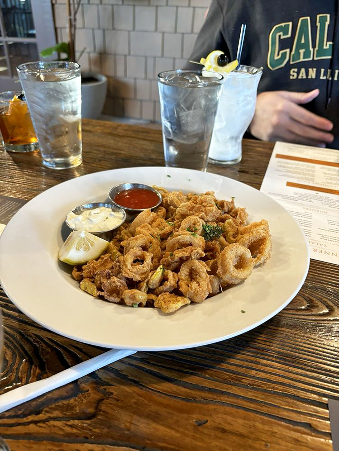 Calamari so perfectly fried it makes you wonder why other restaurants even try. The dipping sauces are merely supporting actors in this seafood drama.