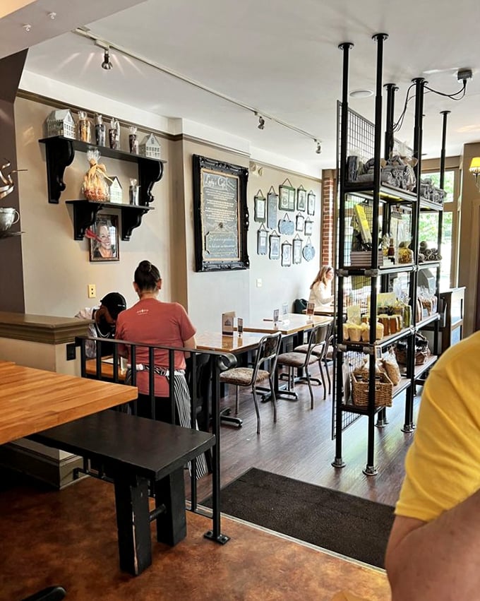 The dining room feels like your coolest friend's kitchen&mdash;if your friend happened to be a breakfast genius with impeccable taste. 