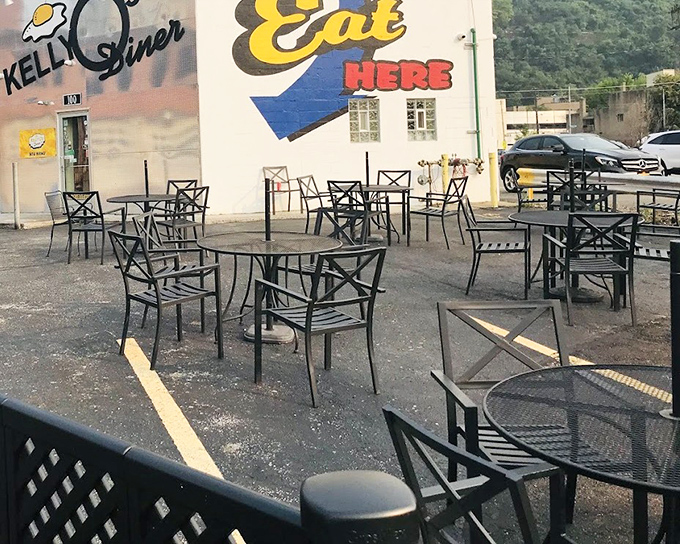 Outdoor seating where your breakfast comes with a side of fresh air and people-watching&mdash;urban dining with a dash of Strip District ambiance.