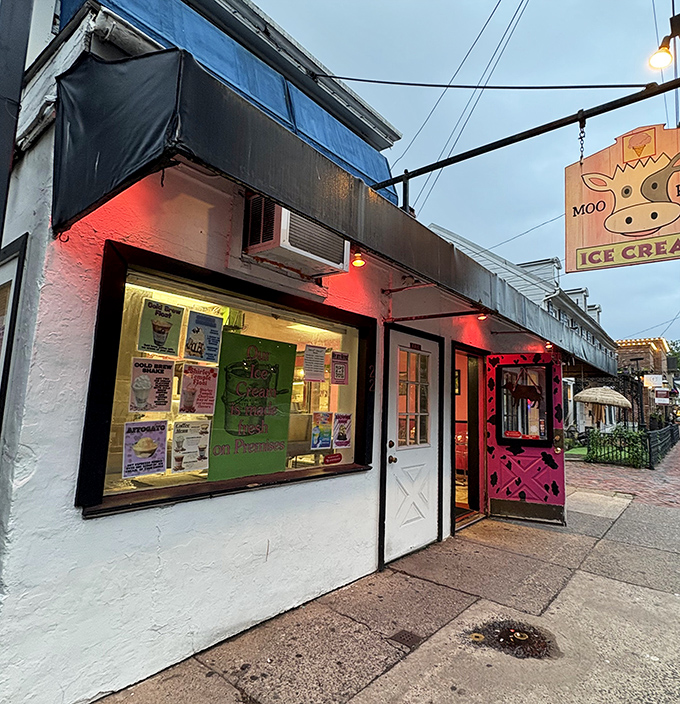 As dusk falls, the glow of Moo Hope beckons ice cream pilgrims like a lighthouse guiding ships to delicious shores.