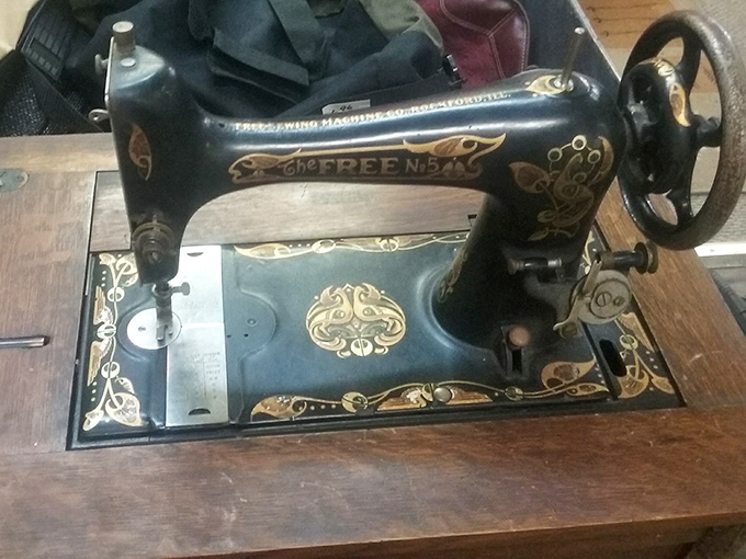 This vintage Free sewing machine isn't just an antique&mdash;it's a piece of American craftsmanship that's survived decades of fashion trends.
