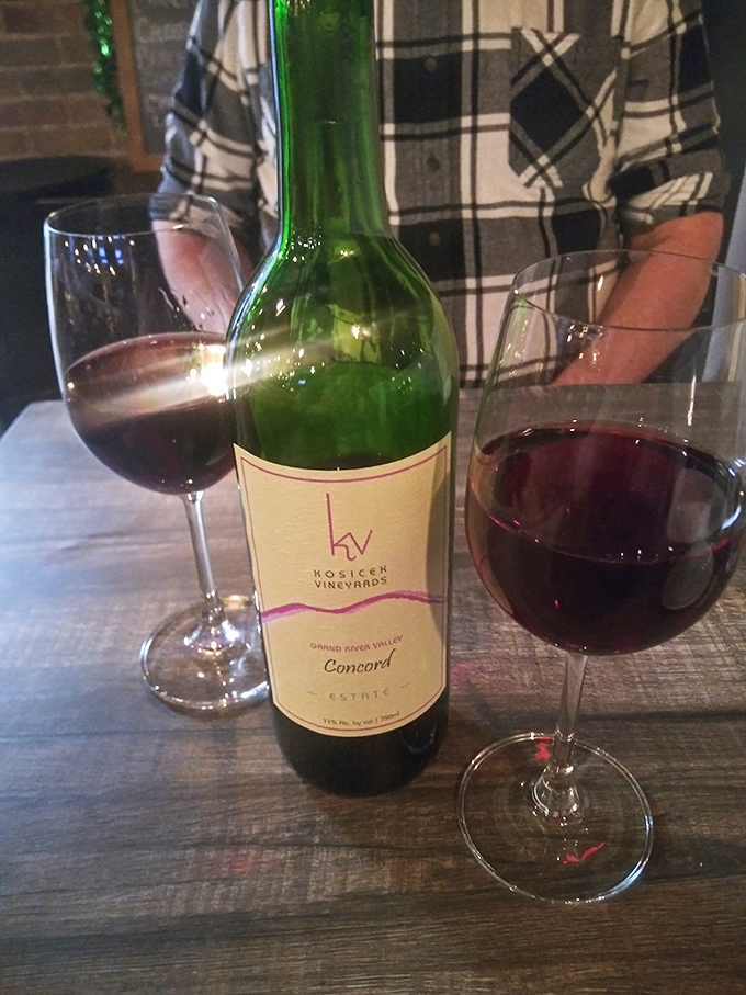 Nothing says "I'm on vacation" quite like local wine. This Kosicek Vineyards Concord is Ohio's liquid contribution to your seafood feast.
