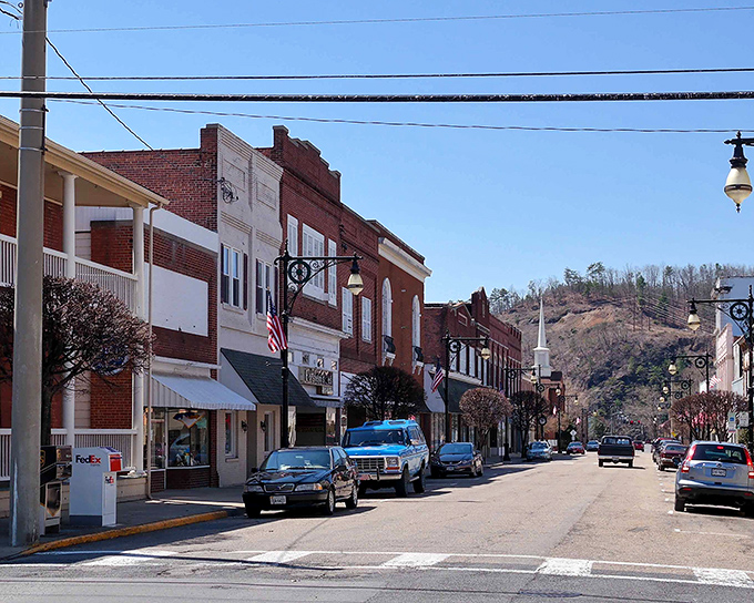 Covington's main street has that "we've seen it all and still kept our charm" confidence that only comes with age.