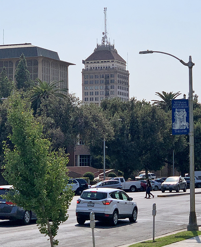 Fresno's urban landscape offers big city conveniences at refreshingly reasonable Central Valley prices.