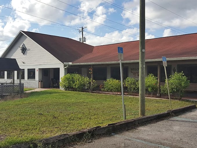 Fort Frontier stands ready to defend your right to massive portions and Wild West vibes. 