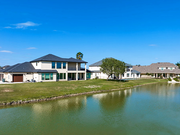Harlingen's wide streets and palm trees whisper "tropical paradise" while your wallet whispers "thank you" right back.