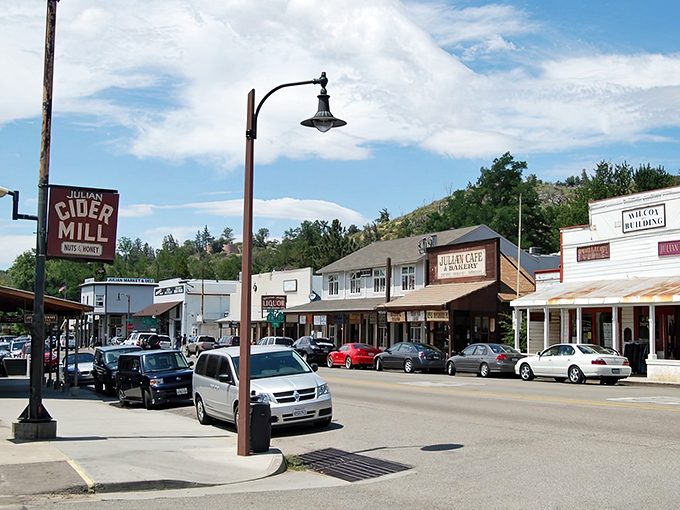Julian's mountain charm shines through in its historic buildings. Come for the architecture, stay for the apple pie.