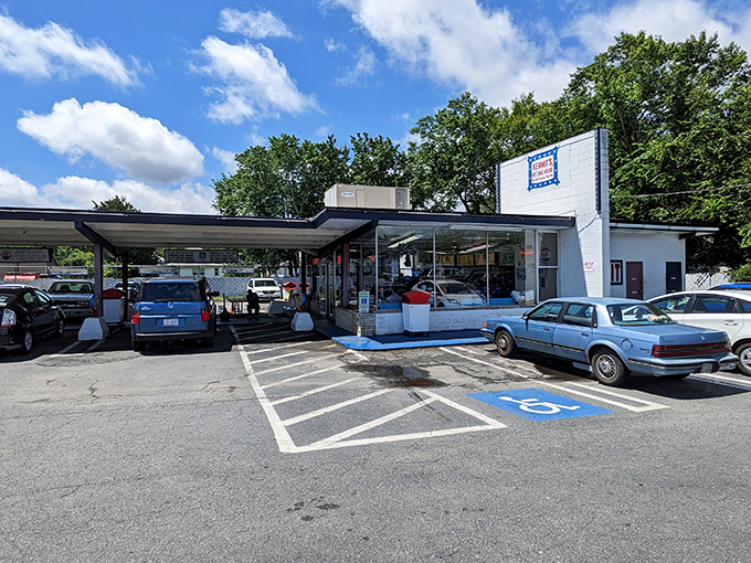 The classic drive-up style of Kermit's Hot Dog House promises fast service and slow enjoyment. Some places just get the priorities right.