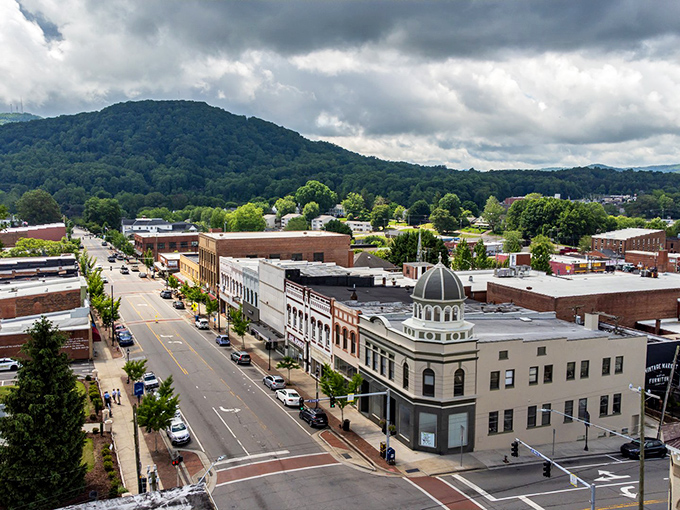 Marion's small-town streets nestle in valleys where both expenses and stress levels stay refreshingly low.