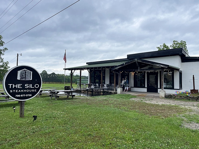 The Silo Steakhouse looks like it was plucked from a Norman Rockwell painting &ndash; complete with porch, flag, and promise of home-cooked goodness.