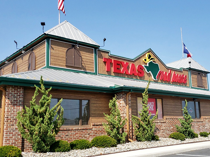 Texas Roadhouse brings Lone Star State energy to Delaware with unmistakable roadhouse swagger.