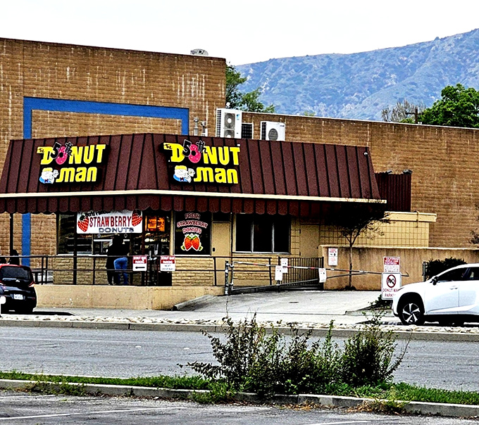 Route 66 charm meets donut perfection in this unassuming brown building that's fooled many travelers.