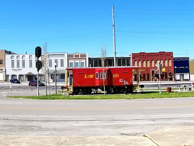 Tullahoma's streetscape proves that sometimes the best adventures hide in the most unexpected Tennessee towns.